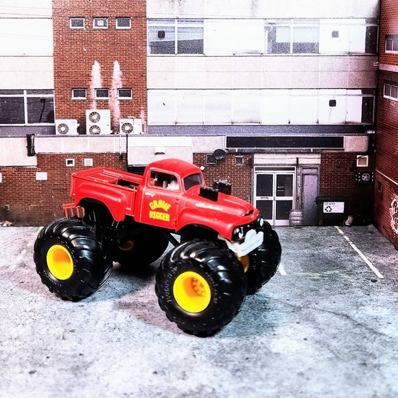Monster Jam | Toys | Monster Jam 64 Scale Grave Digger Retro Rebel ...